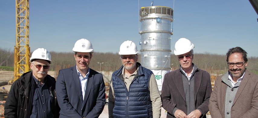 The assembly of the RA-10 pool was completed - INVAP - Investigación ...