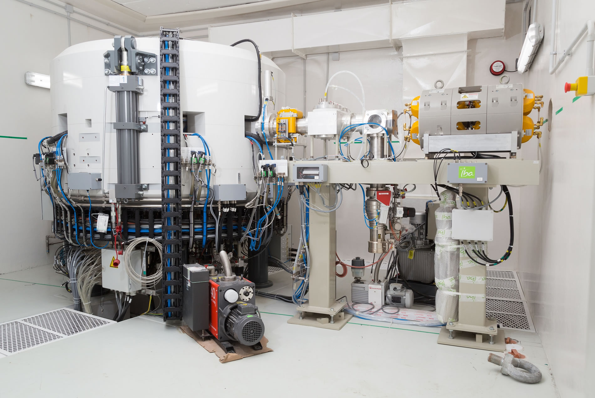 Ciclotrón y Radiofarmacia - INVAP - Investigación Aplicada : INVAP ...