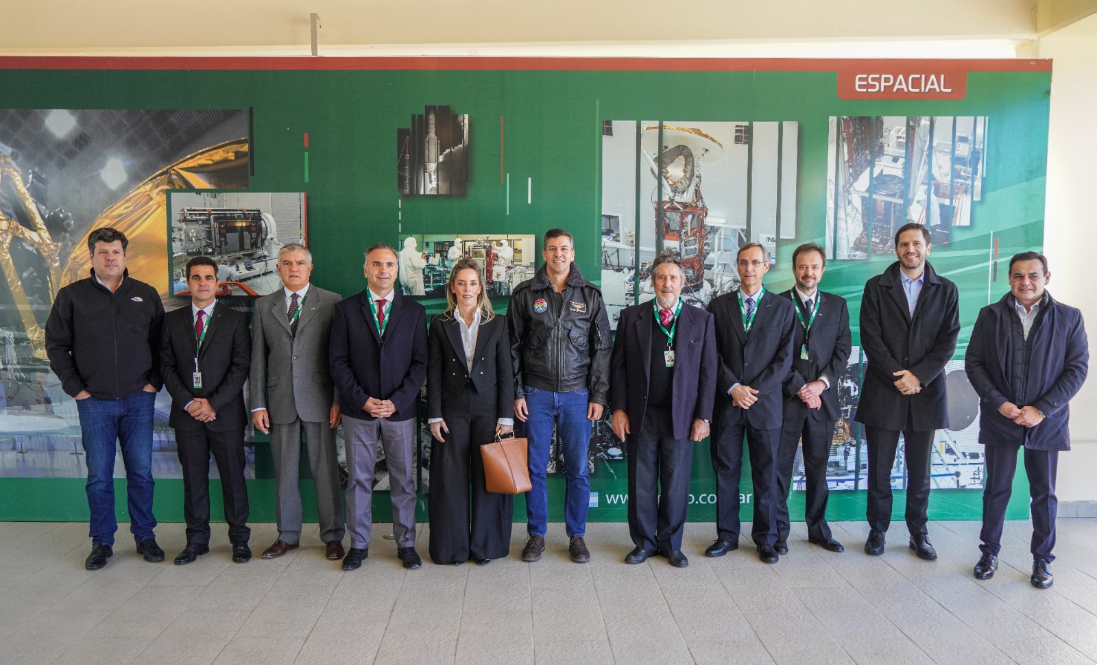 El Presidente Peña Palacios visitó INVAP - INVAP - Investigación ...